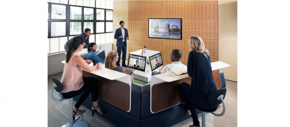 Polycom推出業界首款360度中央呈現解決方案Polycom® RealPresence Centro™ | iThome